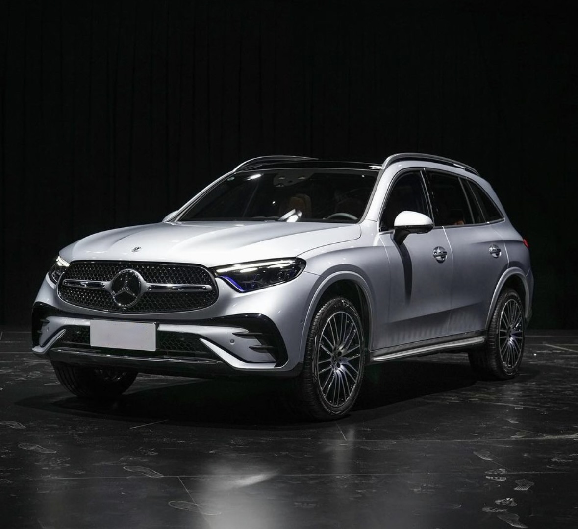 GLC300L / *Visionary Tokyo / Ring of Colour