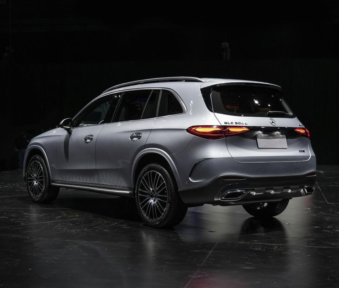 GLC300L / *Visionary Tokyo / Ring of Colour